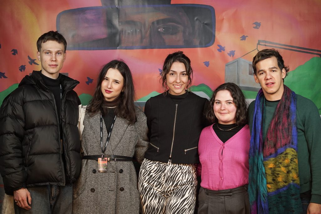 Yelyzaveta Sherstnova – Réalisatrice, Oleksii Yeroshenko – Producteur ...